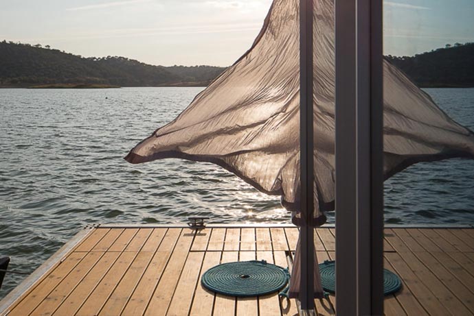 The Floating Leisure House - SATORI & SCOUT